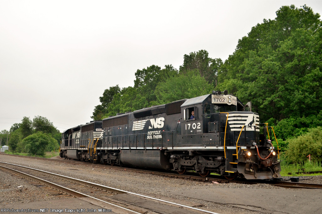 NS 1702